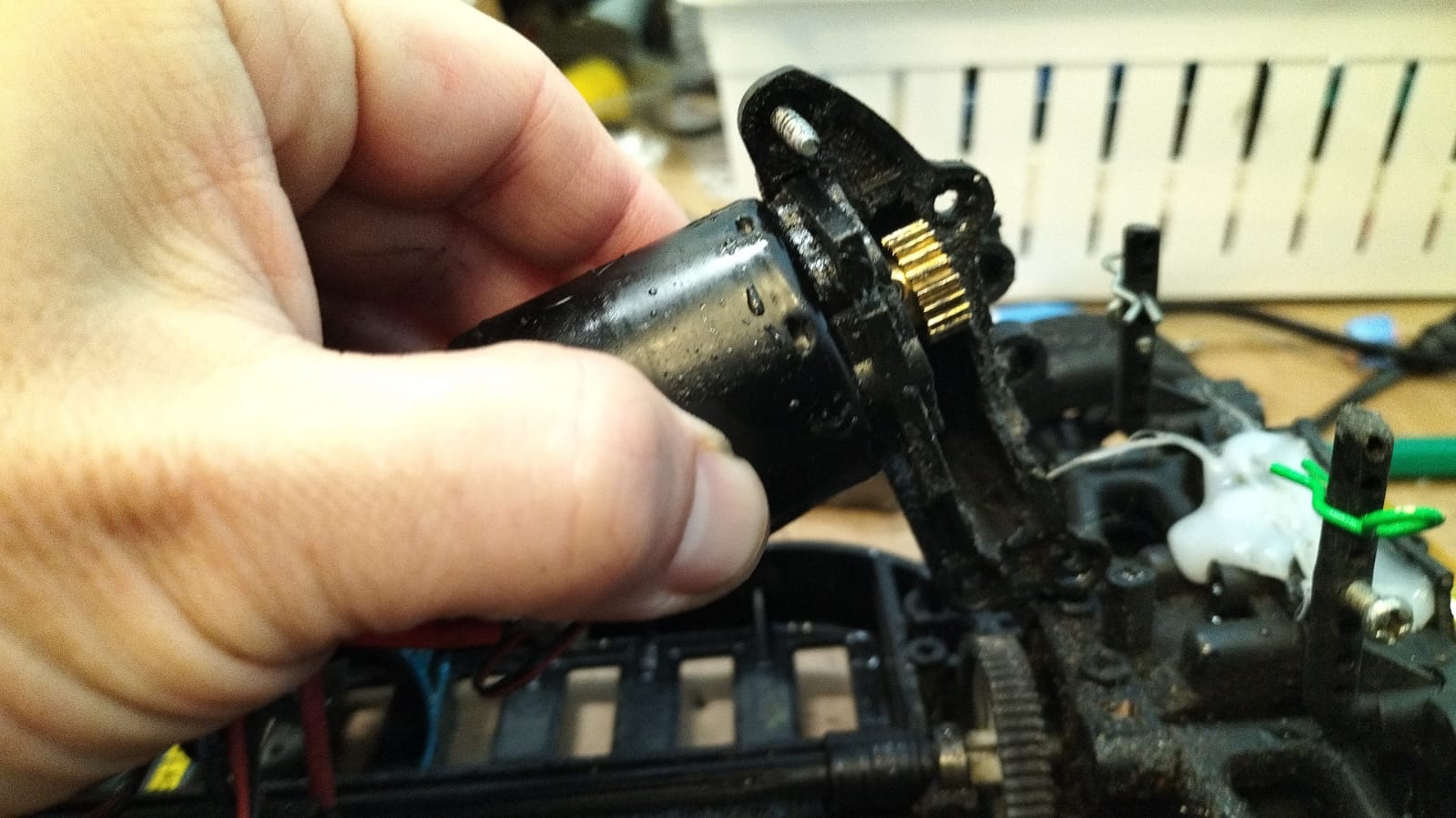 TT01 motor mounting and pinion position